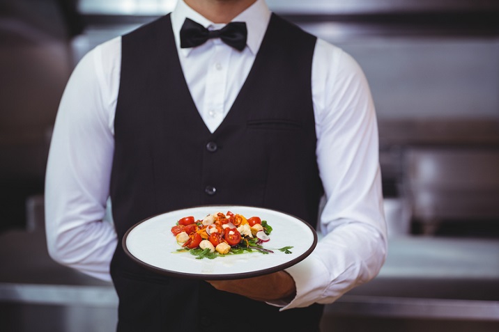 Mengenal F&B Service: Profesi Hospitality yang Banyak Dicari Hotel dan ...